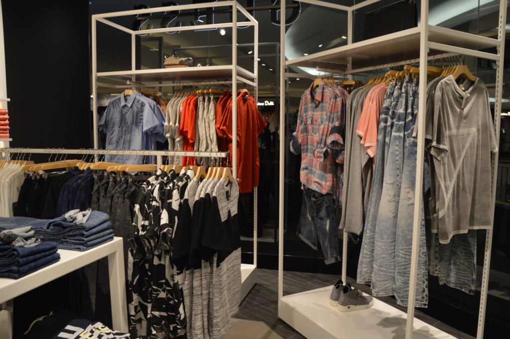 #CelebrateGUESSKLCC: GUESS KLCC Concept Store Reopens with SS2016 ...