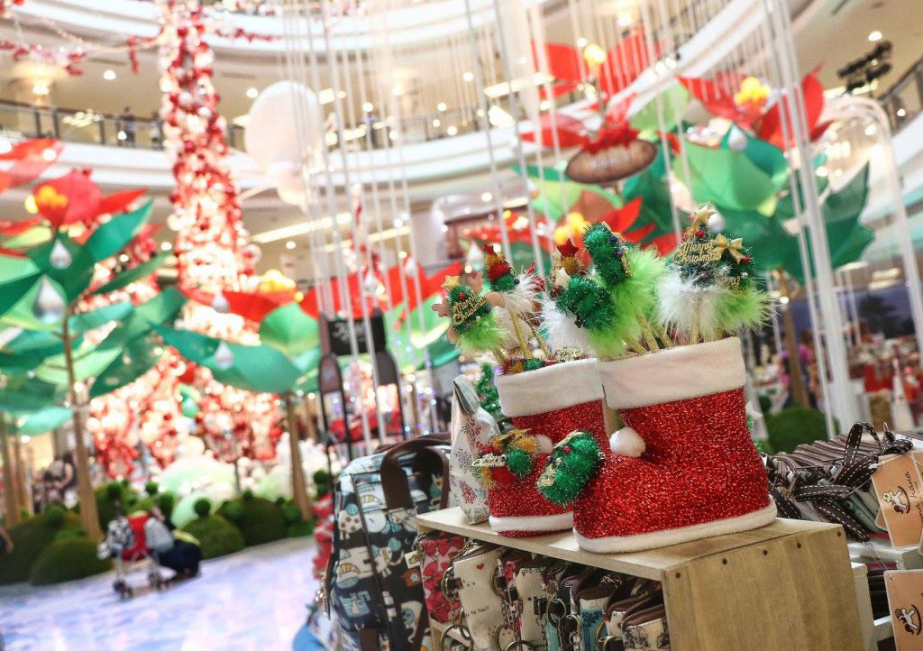 A Whimsical Poinsettia Garden at 1 Utama Shopping Centre | Pamper.My