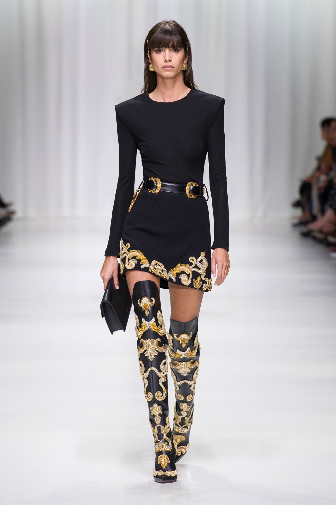 Versace Spring 2018 Show Paid Tribute To Gianni Versace With A ...