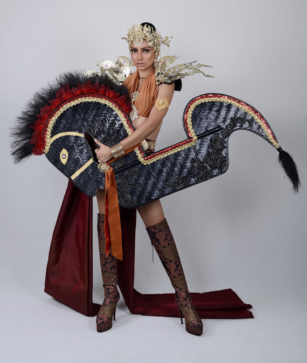 Miss Grand Malaysia to Wear KUDA WARISAN Costume at International ...