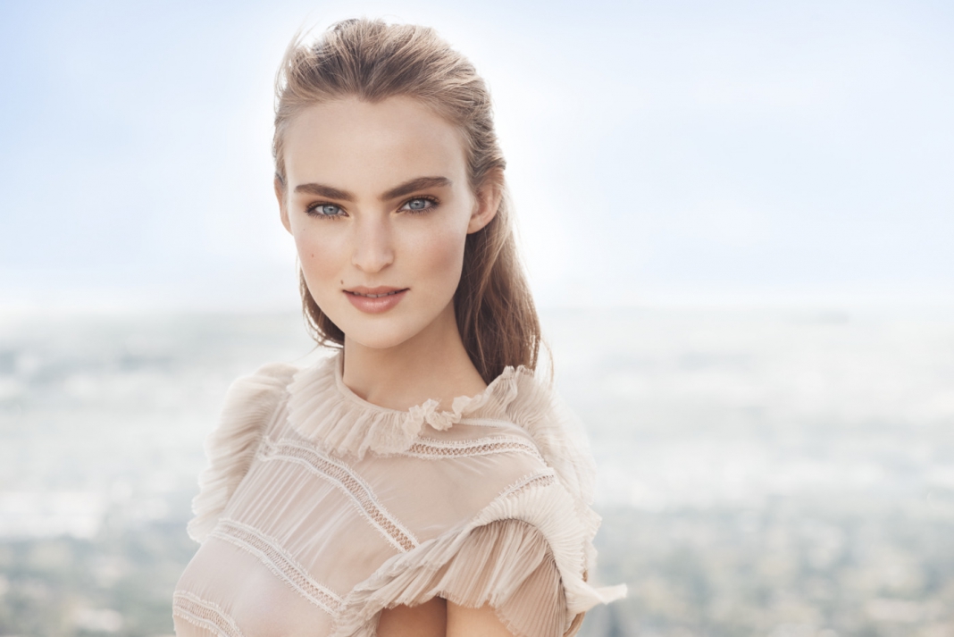 Start 2018 With Beautiful Makeup Using These 4 New Clarins Makeup ...