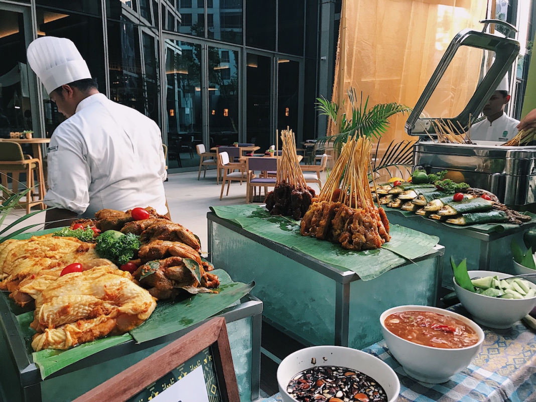 #PamperEats: Muhibbah Feast Buffet at The Courtyard, Pavilion Hotel ...
